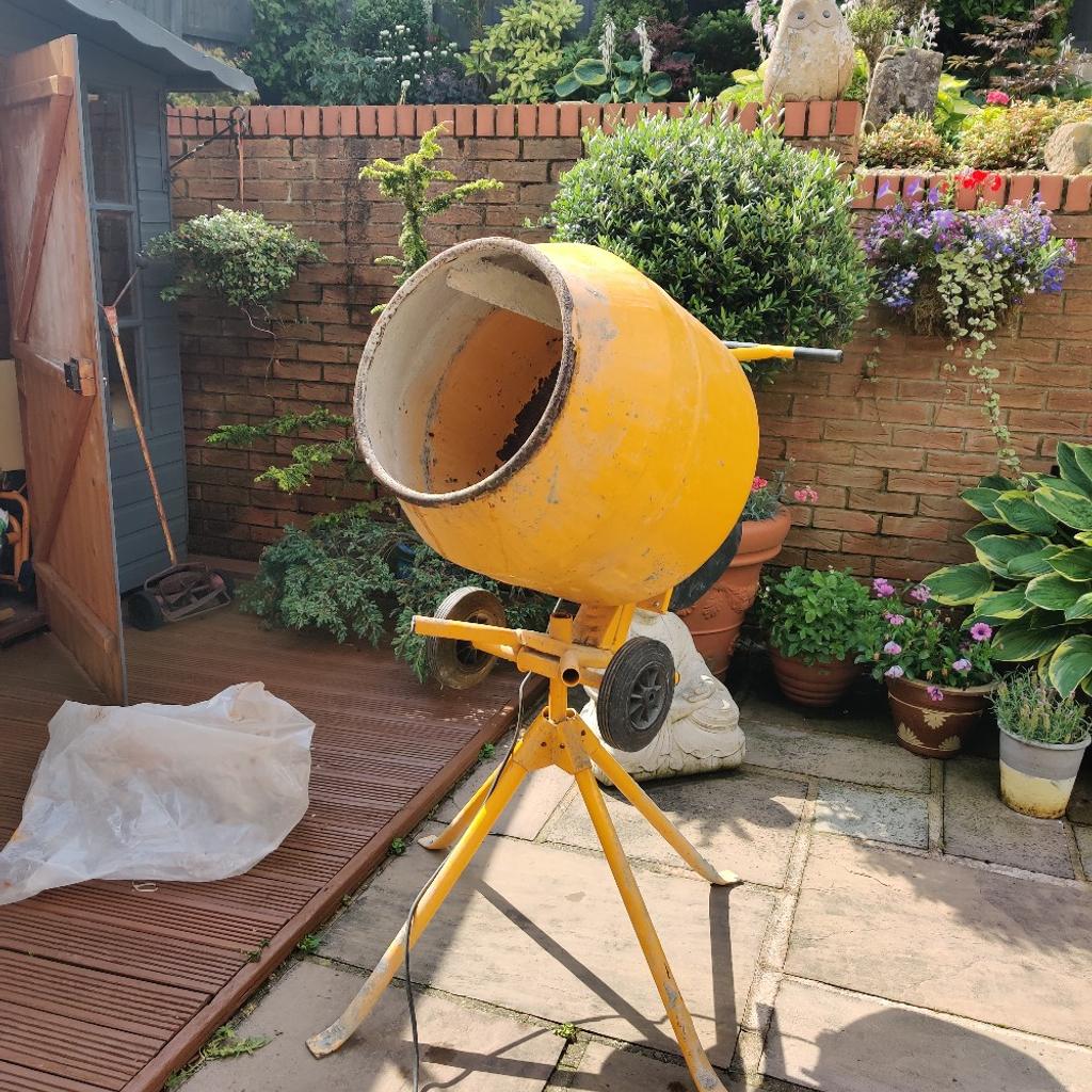 cement mixer in SK15 Tameside für £ 140,00 zum Verkauf | Shpock AT