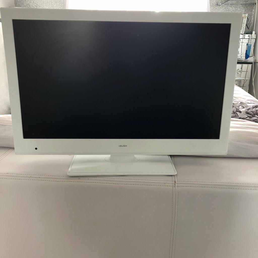 Bush White LCD tv with built in DVD player in L4 Liverpool für £ 45,00 ...