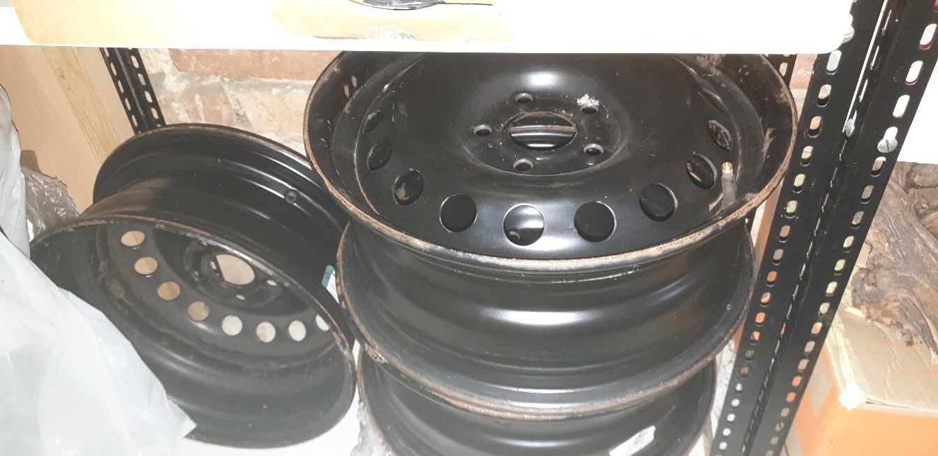 Golf Plus Stahl felgen in 1210 KG Strebersdorf für 20,00 € zum Verkauf ...