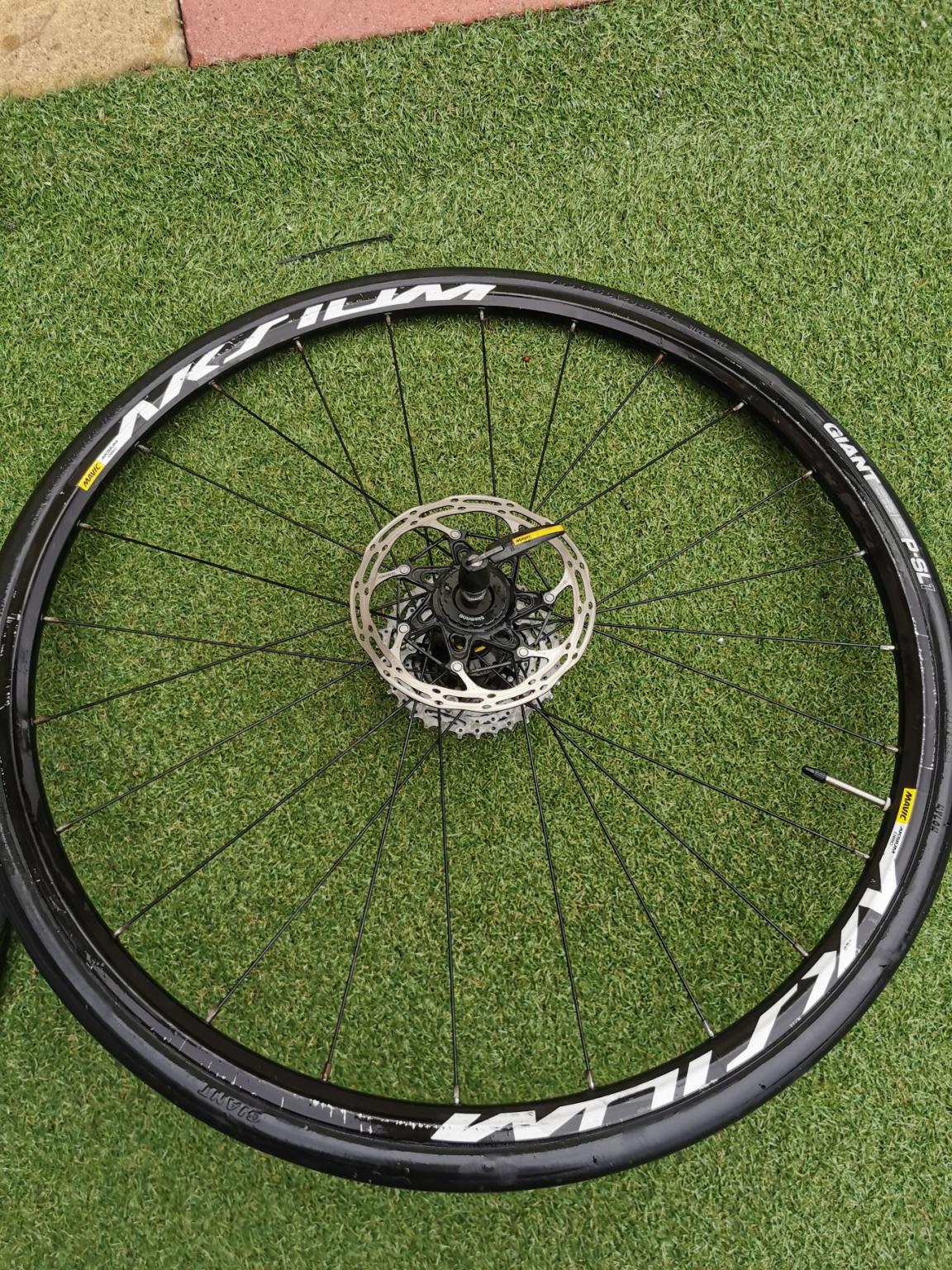 Mavic aksium Disc 700c Wheels Set in E3 Hamlets für £ 150,00 zum ...