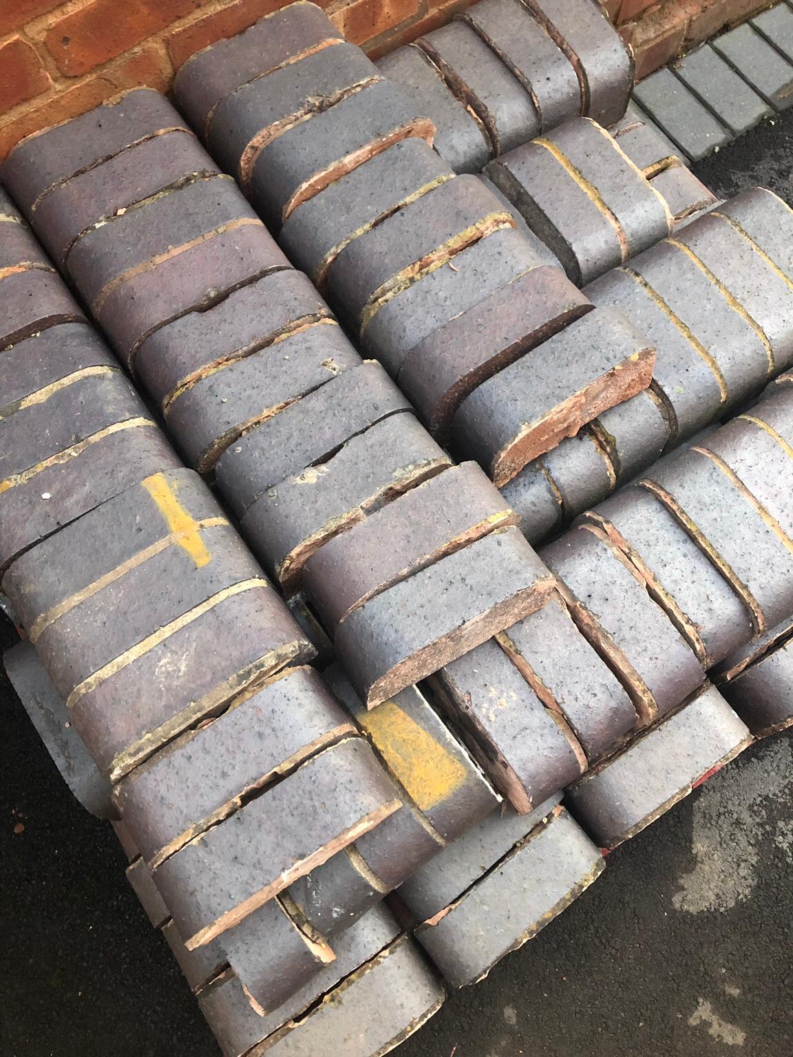 Double ended bullnose blue coping bricks in DY6 Dudley für 120,00 £ zum ...