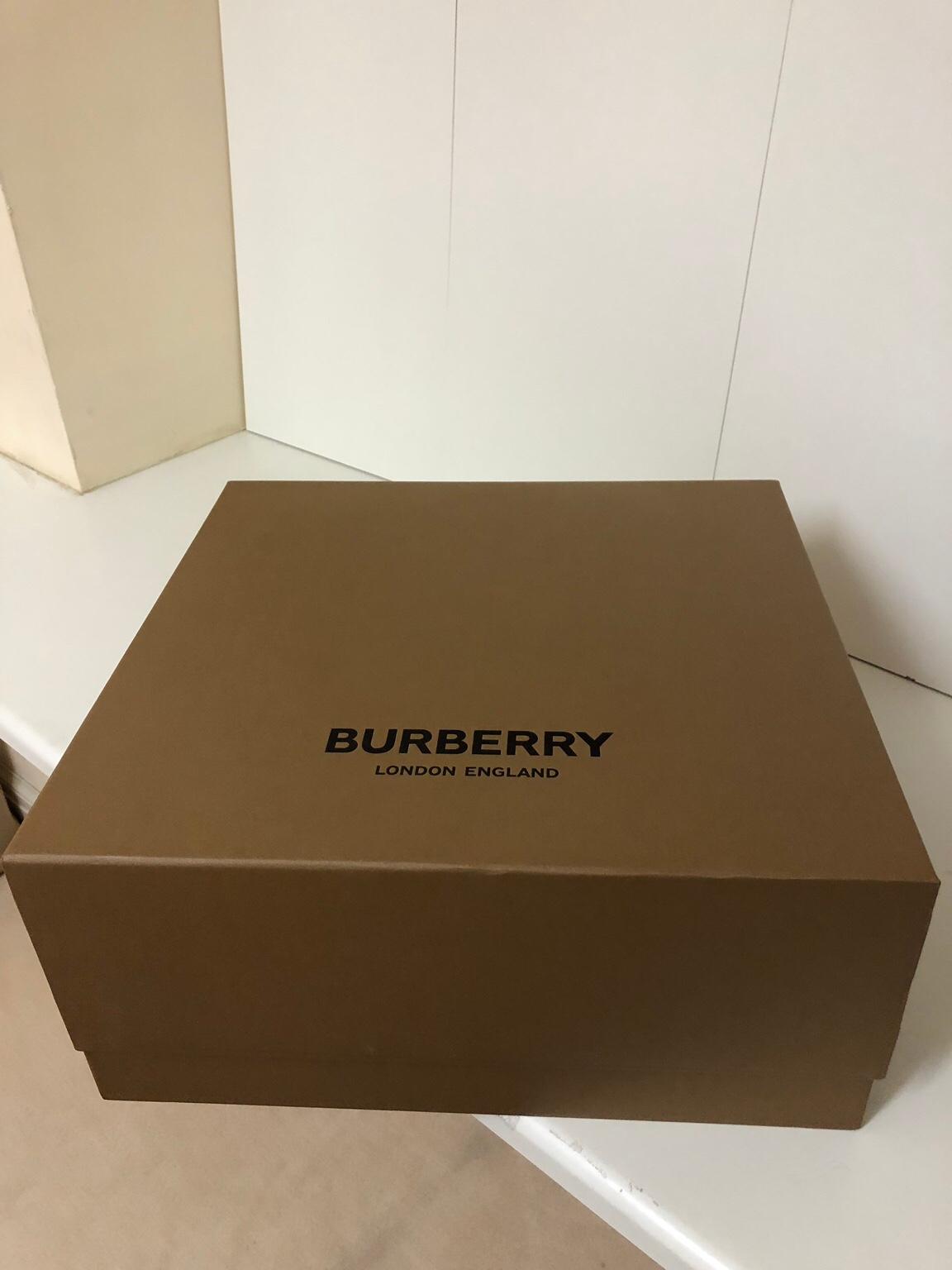 Burberry gift box + paper bag in RG6 Sindlesham for £4.00 for sale | Shpock