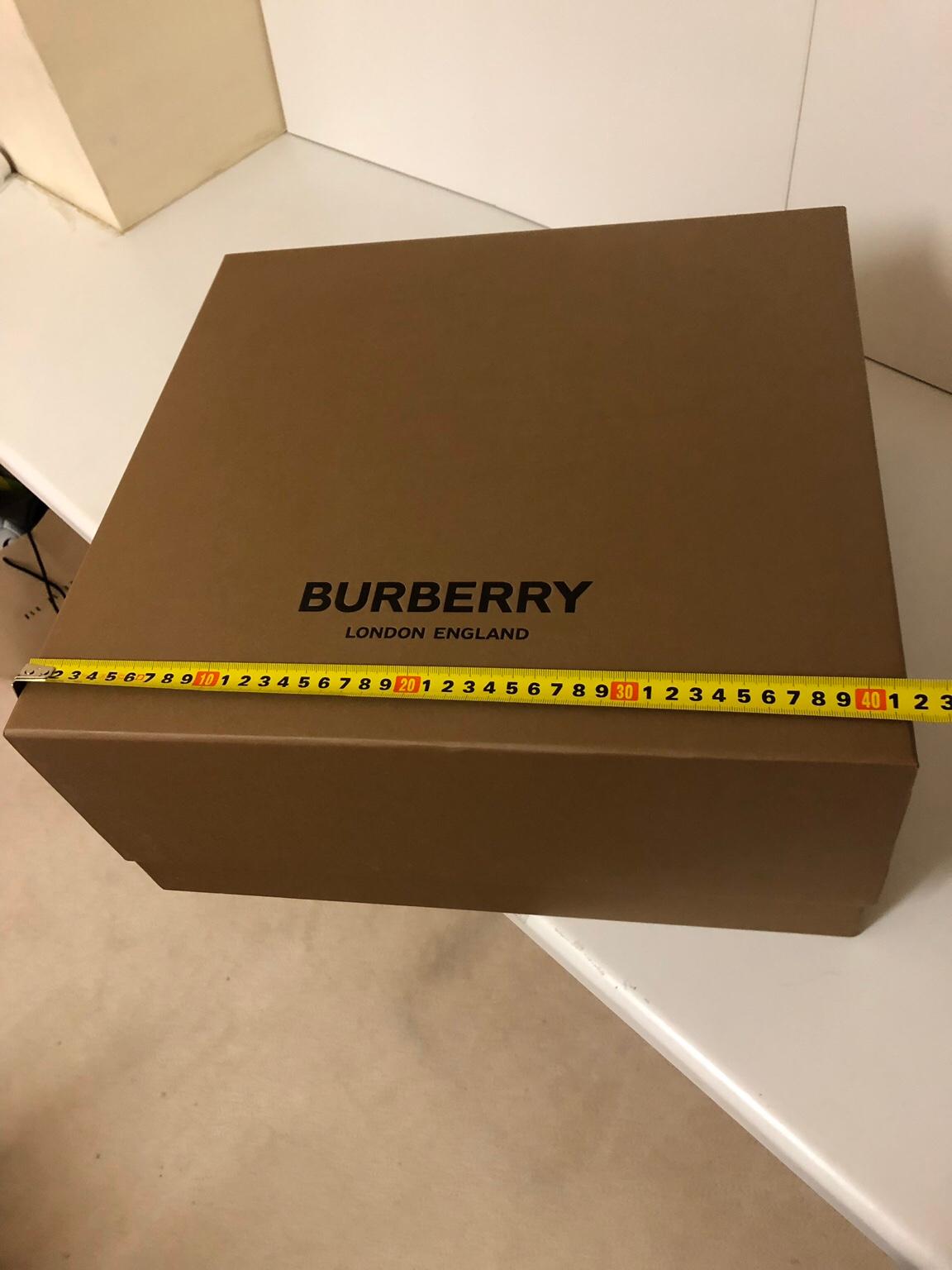 Burberry gift box + paper bag in RG6 Sindlesham for £4.00 for sale | Shpock