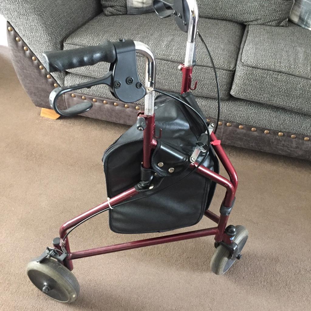 Tri-Walker walking Frame with bag in WS3 Walsall für £ 15,00 zum ...