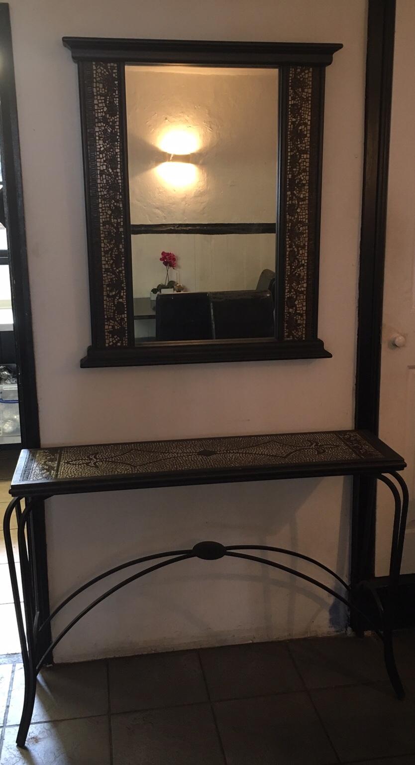 Mosaic mirror & matching console table in HP9 Bucks für 50,00 £ zum ...