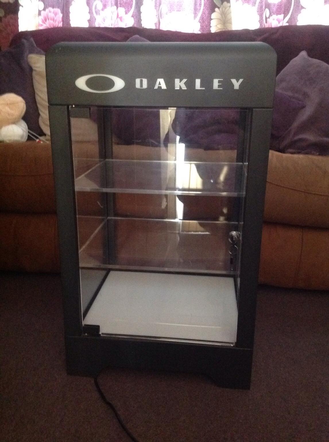 Oakley display cabinet in SS9 Sea for £40.00 for sale | Shpock