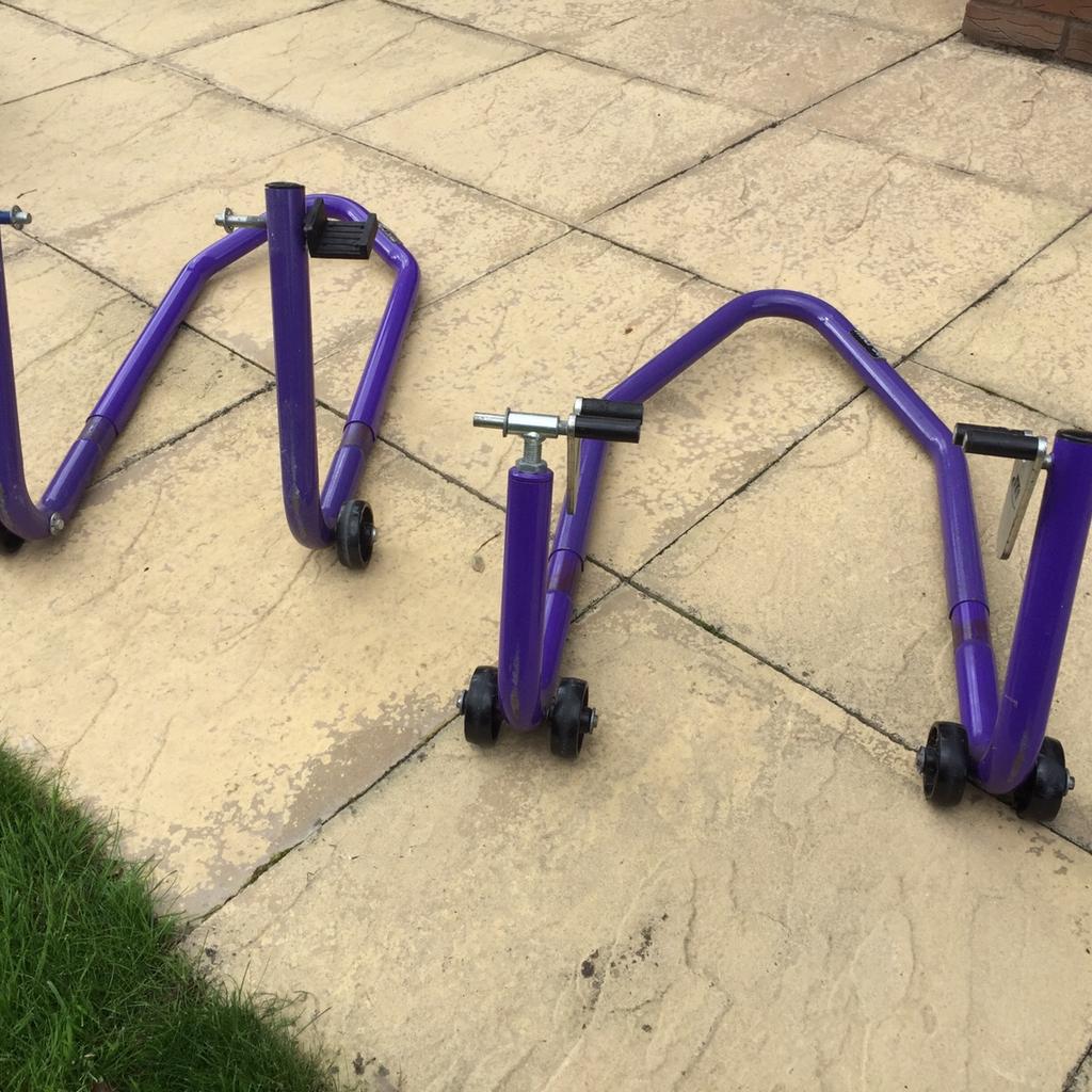 Front & Rear Micron paddock stands in Wychavon für 25,00 £ zum Verkauf ...