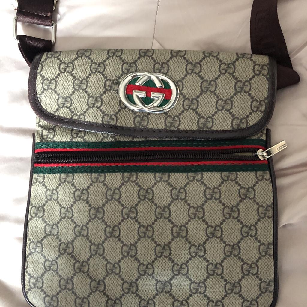 Gucci side bag in Preston für 13,00 £ zum Verkauf | Shpock DE