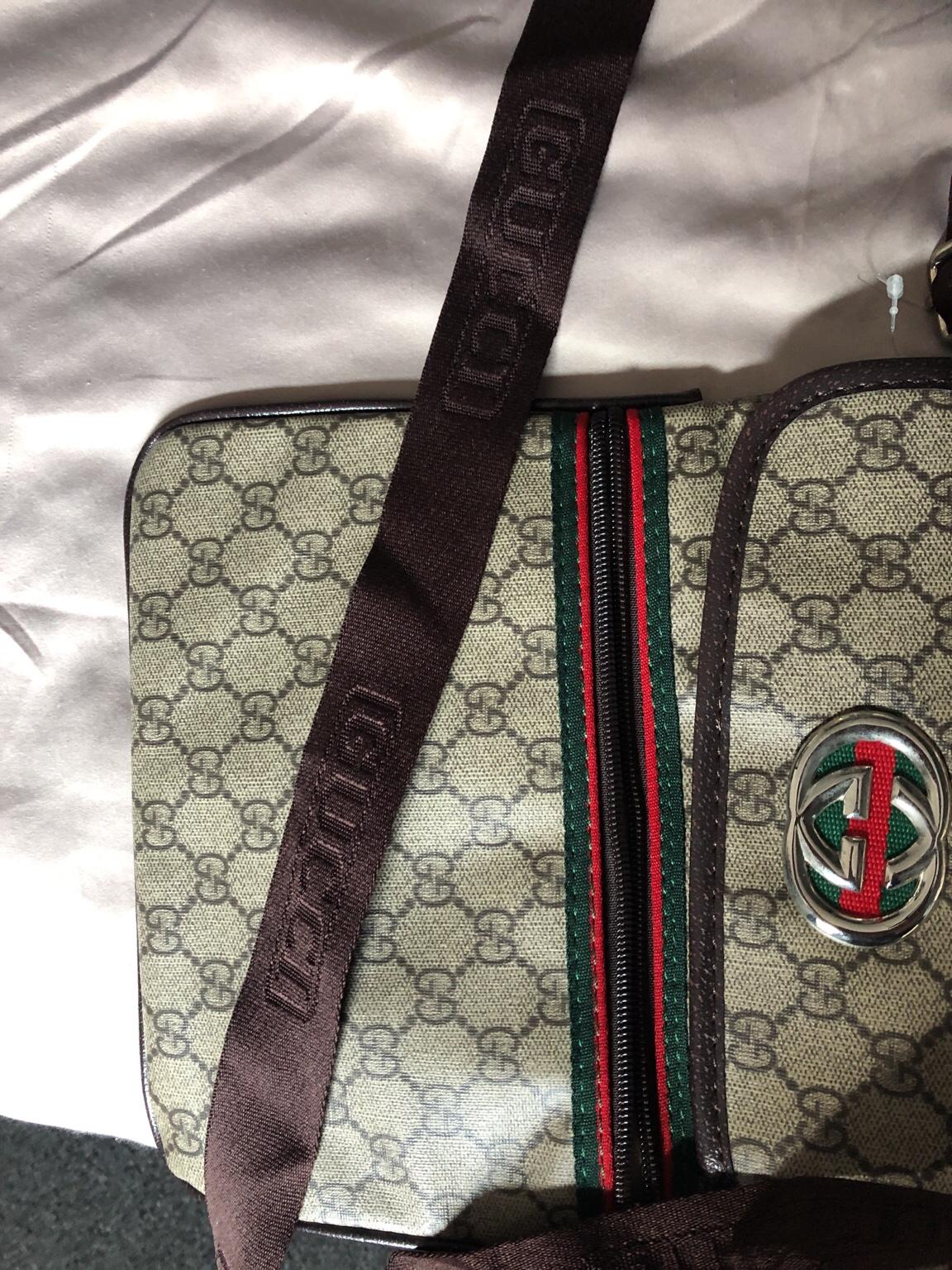 Gucci side bag in Preston für 13,00 £ zum Verkauf | Shpock DE