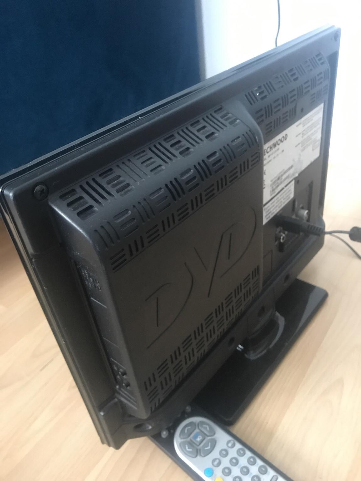 Techwood 15 inch tv, built in dvd. Fully work in N9 Enfield für 25,00 ...