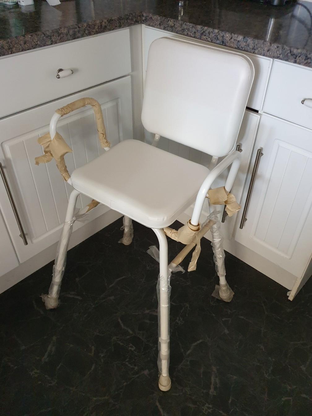 ADJUSTABLE SHOWER PADDED CHAIR SEAT in WV14 Dudley für 20,00 £ zum ...