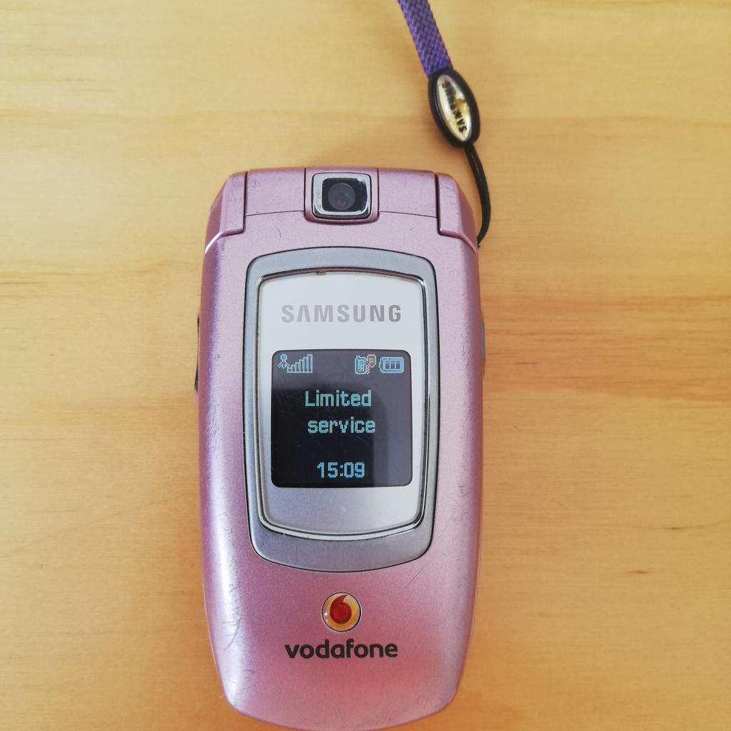 Samsung SGH-ZV40 Clamshell Mobile Phone in SW3 London for £10.00 for ...