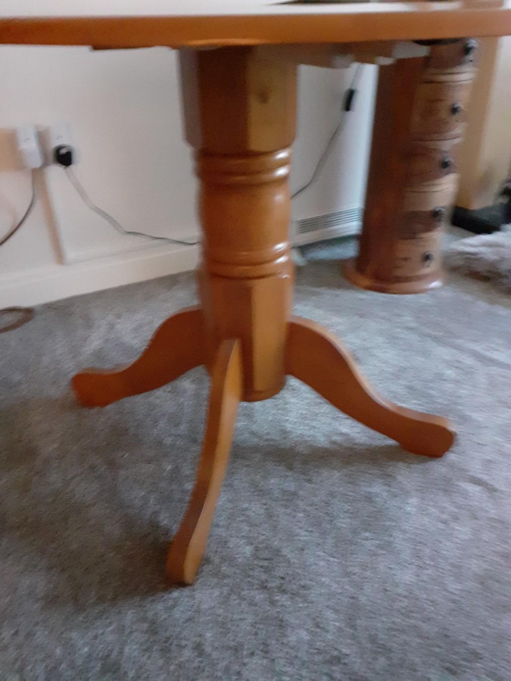 julian Bowen Dundee dining table and chairs in FY1 Blackpool für 50,00 ...