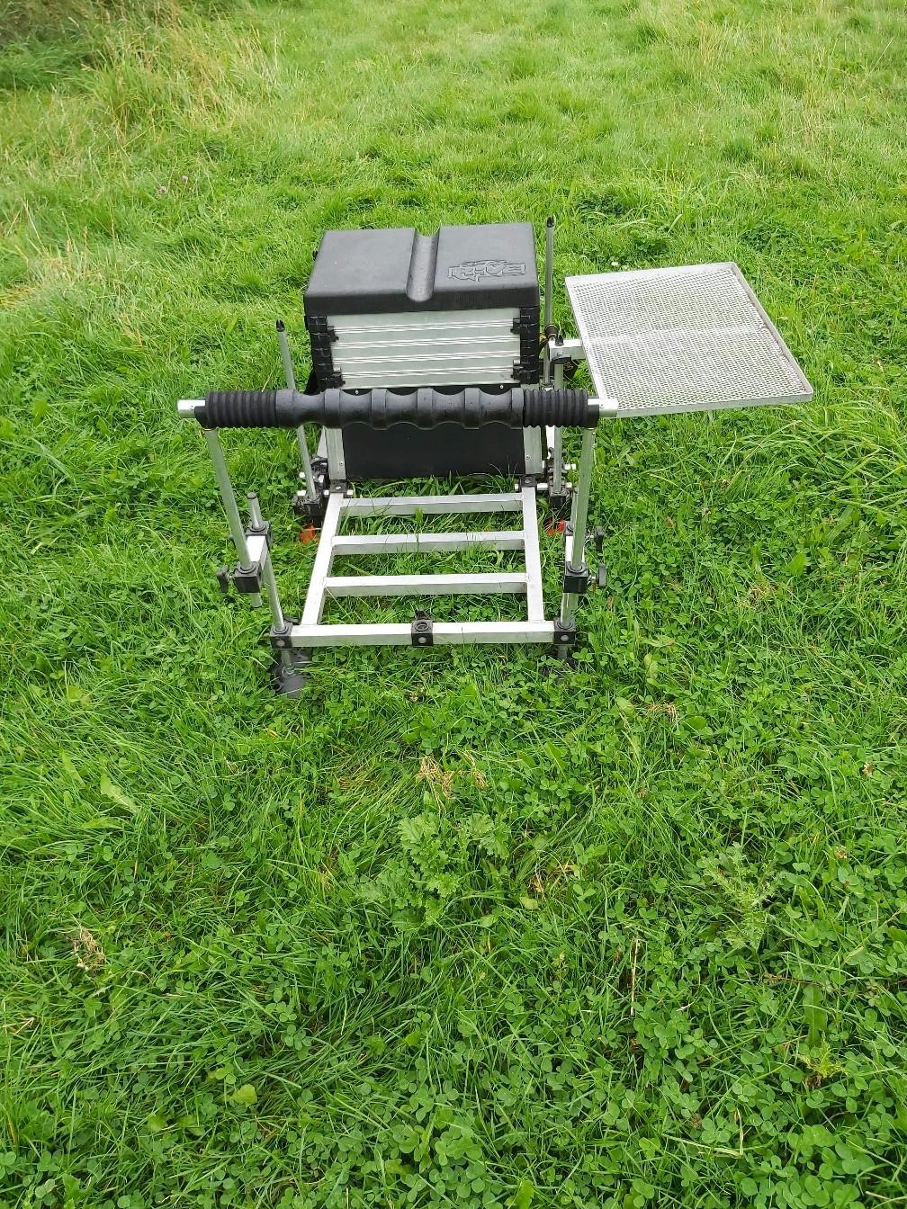 rive cont box and accessories in Barnsley für £ 75,00 zum Verkauf ...