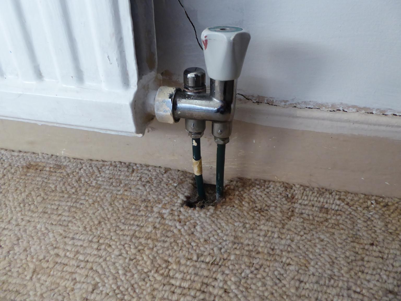 9-radiator micro-bore central heating system in PL17 Callington für 55 ...