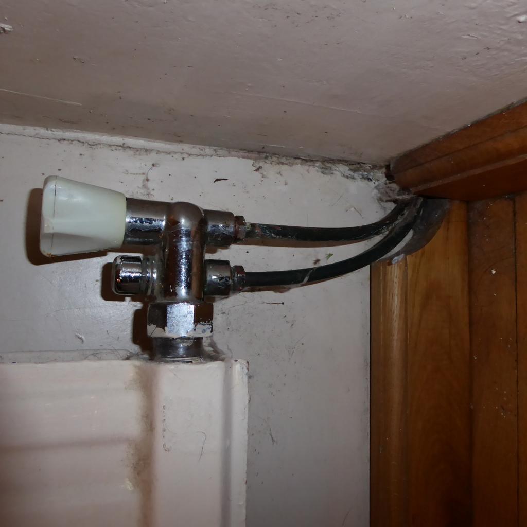 9-radiator micro-bore central heating system in PL17 Callington für 55 ...