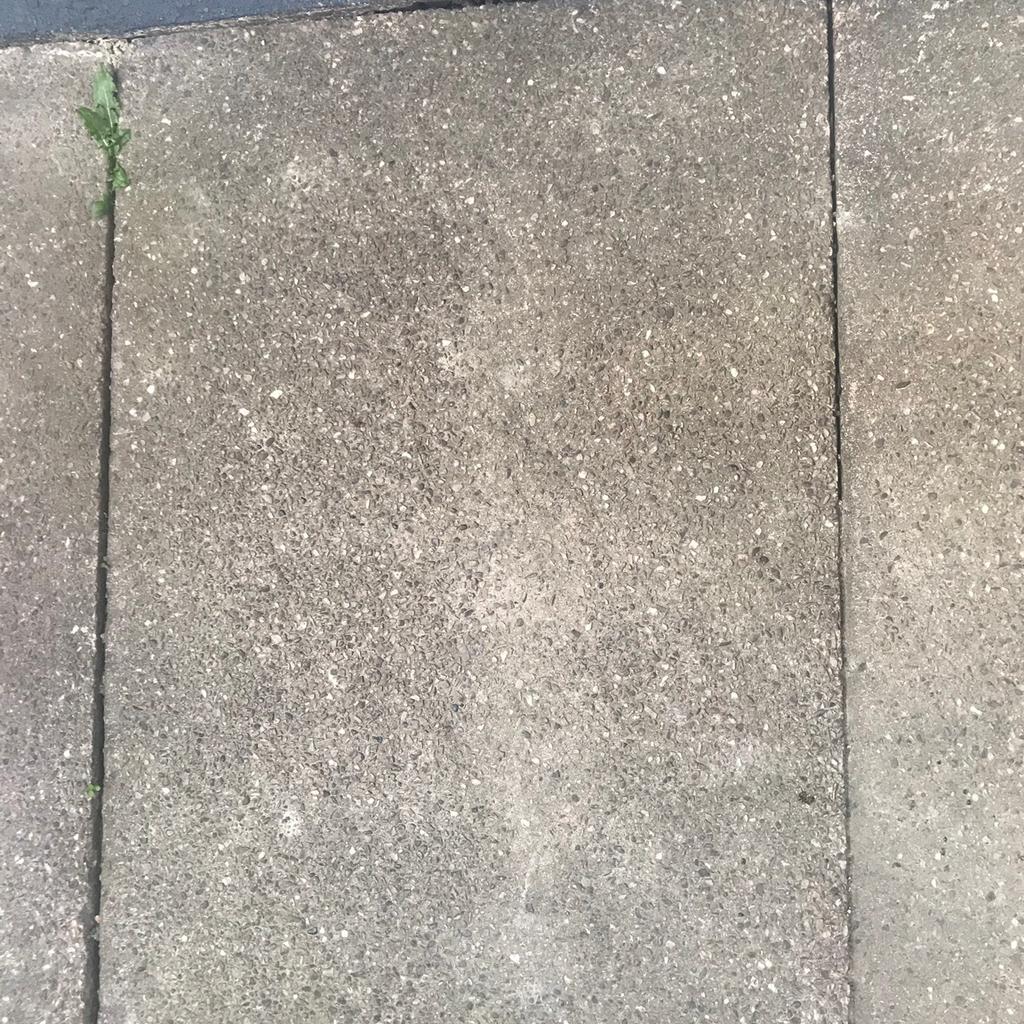 3 x 2 Paving Slabs x 14 in B43 Birmingham for free for sale | Shpock
