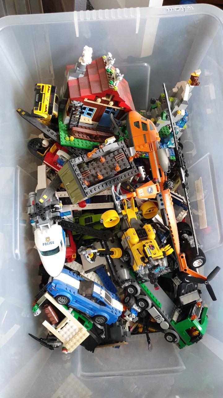 Big tub lot of Lego and some mechano sets in ME1 Rochester für 15,00 ...