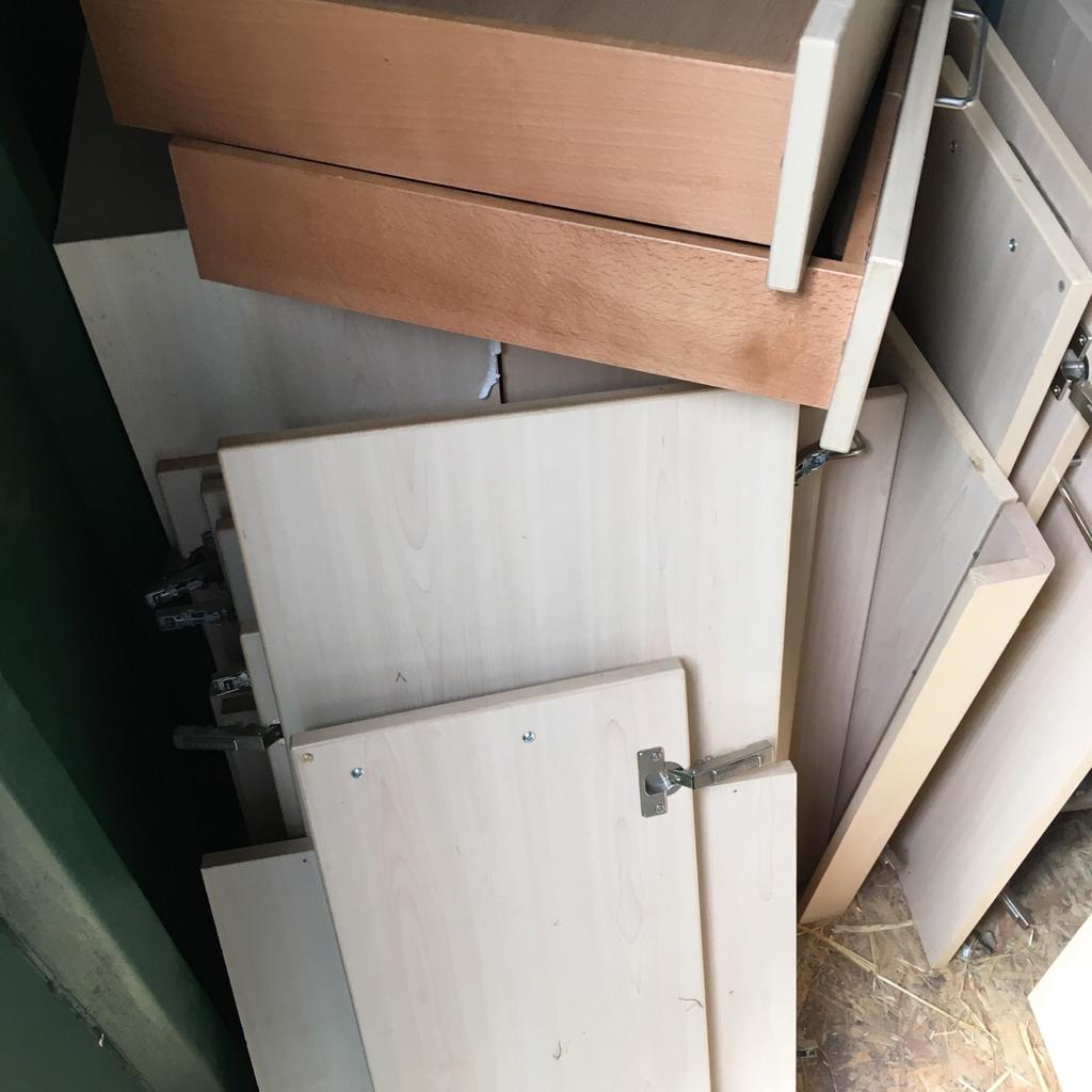 FREE Kitchen carcass and doors in Gedling für gratis zum Verkauf ...