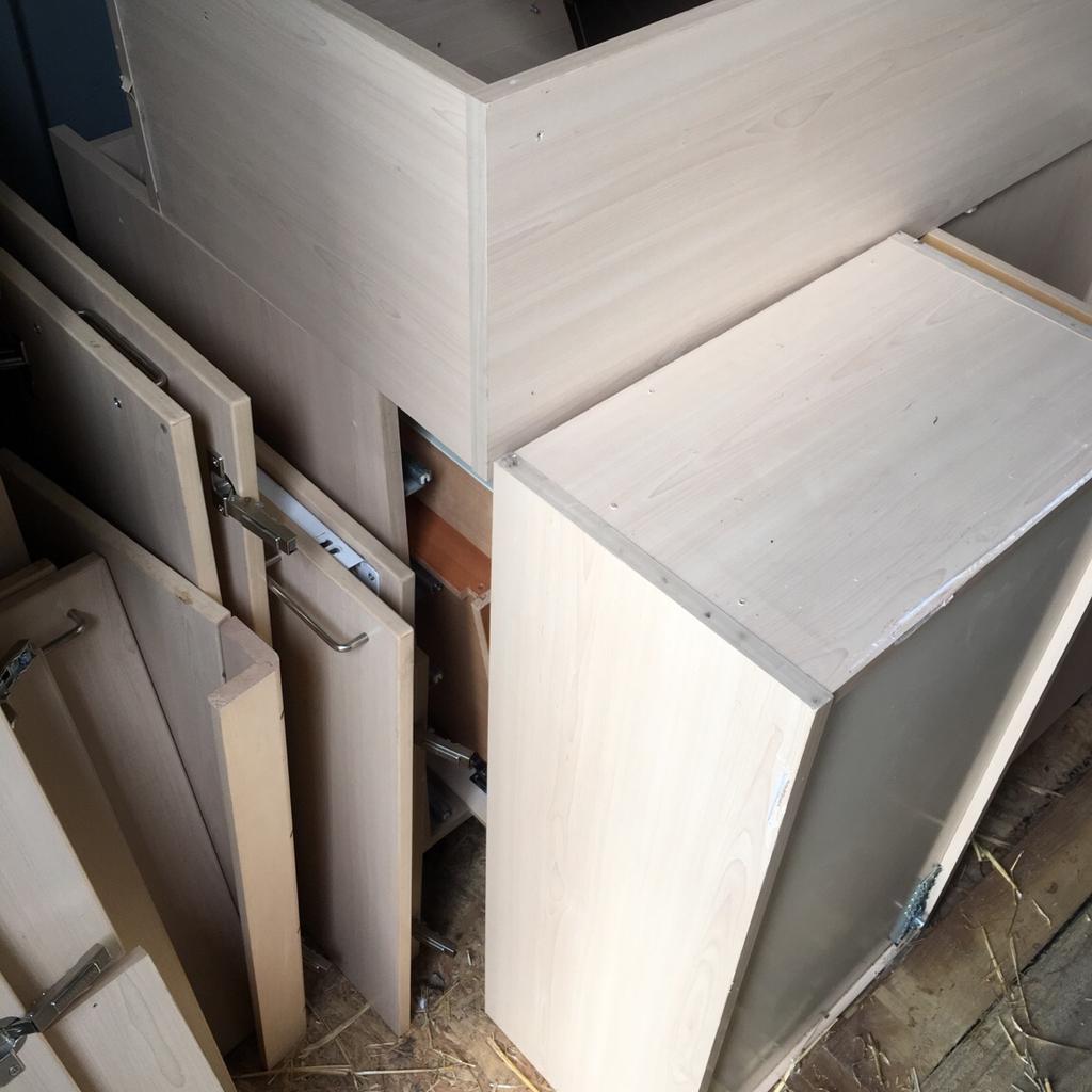FREE Kitchen carcass and doors in Gedling für gratis zum Verkauf ...