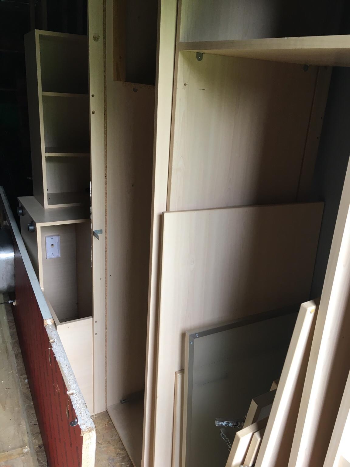 FREE Kitchen carcass and doors in Gedling für gratis zum Verkauf ...