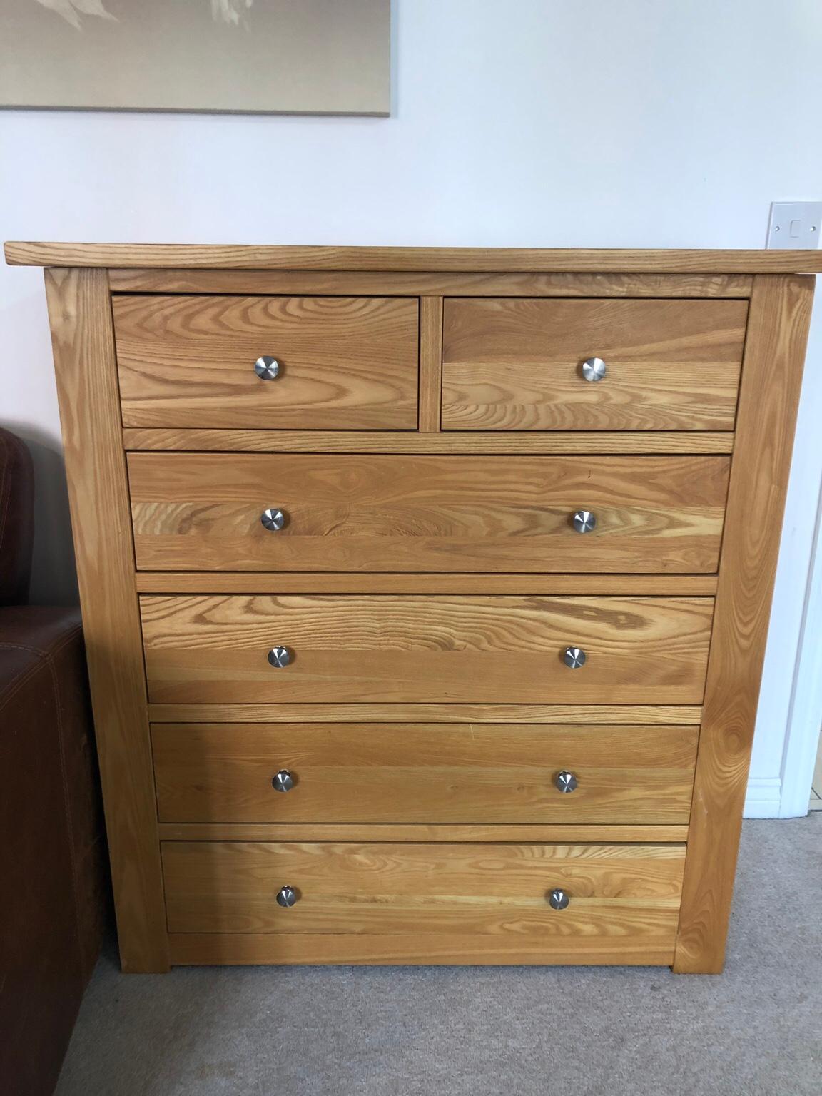 Beautiful Solid Oak Tall Chest of Drawers in SG18 Biggleswade für 120 ...