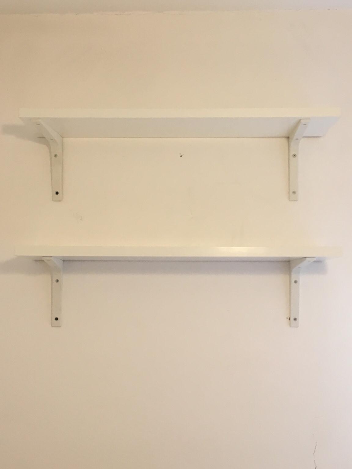 2 x White Ikea Shelves in N4 London für 5,00 £ zum Verkauf | Shpock DE