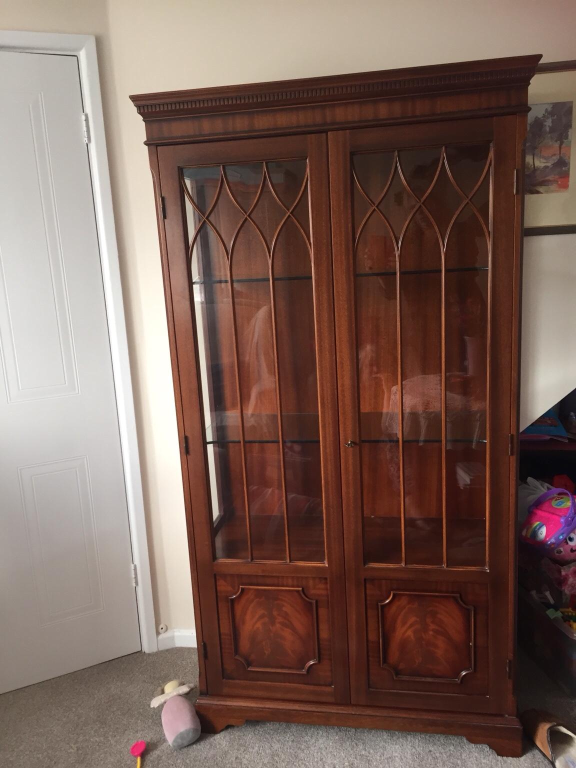 Beautiful display cabinet in OX4 Oksford für 179,00 £ zum Verkauf ...