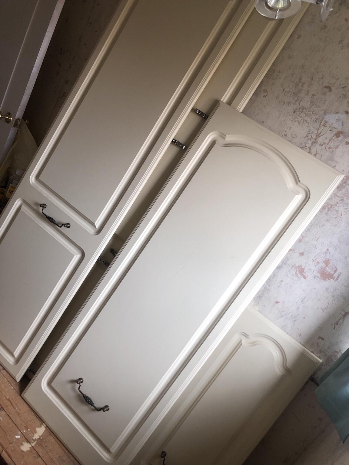 5 fitted wardrobe doors& hinges in DY2 Dudley für 18,00 £ zum Verkauf ...