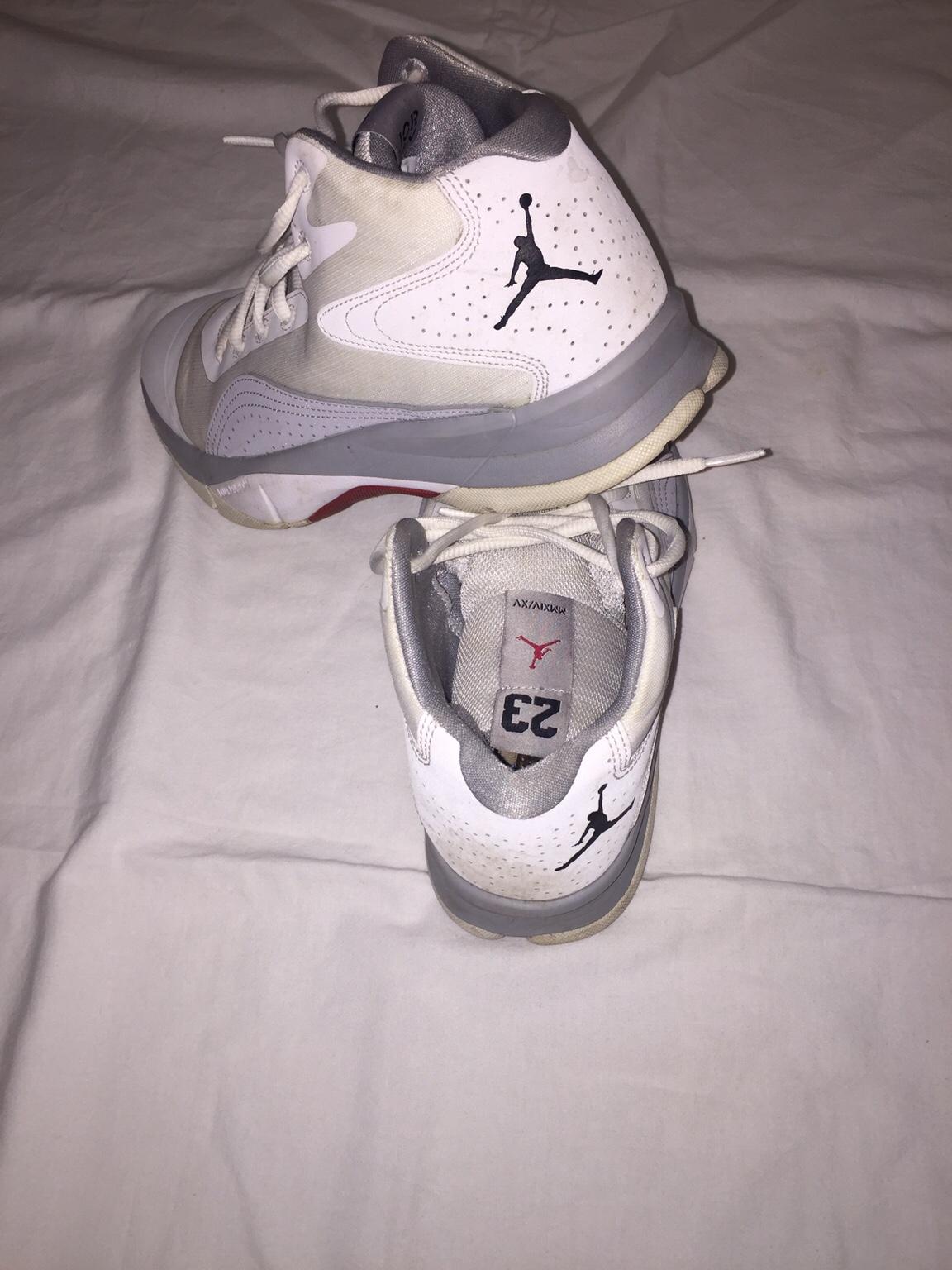 Jordan skor in 122 39 Stockholm für SEK 100,00 zum Verkauf | Shpock AT