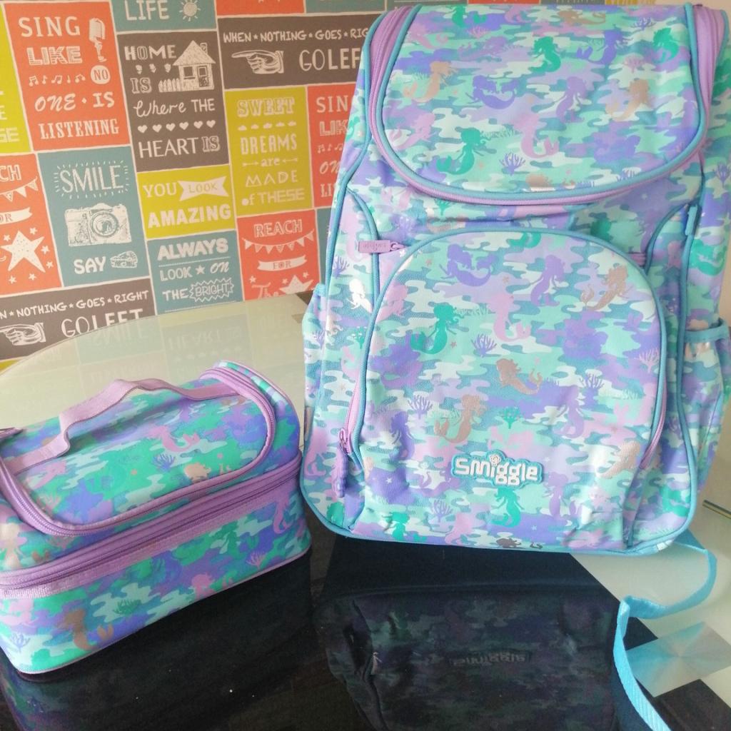 smiggle backpack with matching lunchbox in NN10 Northamptonshire für £ ...