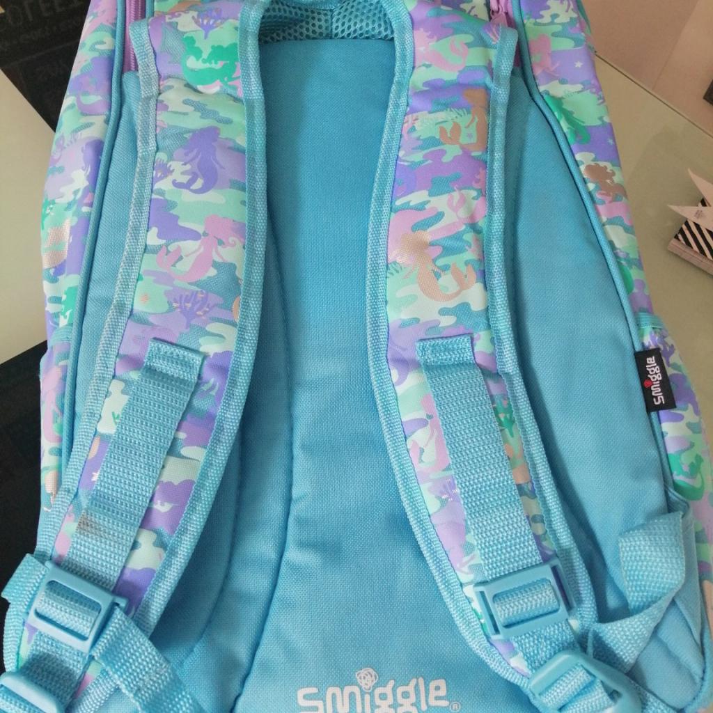 smiggle backpack with matching lunchbox in NN10 Northamptonshire für £ ...