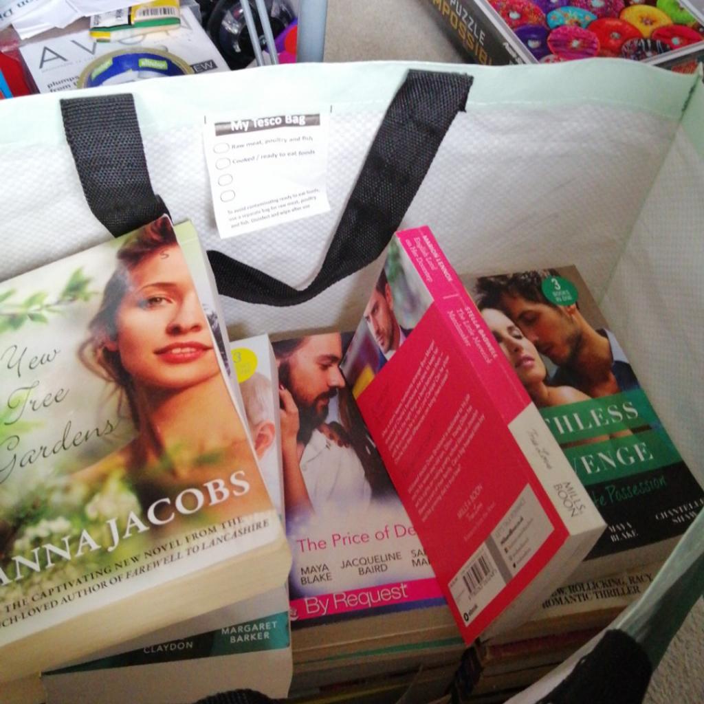 2 bags full of Mills a boone romance books in Madeley für 5,00 £ zum ...