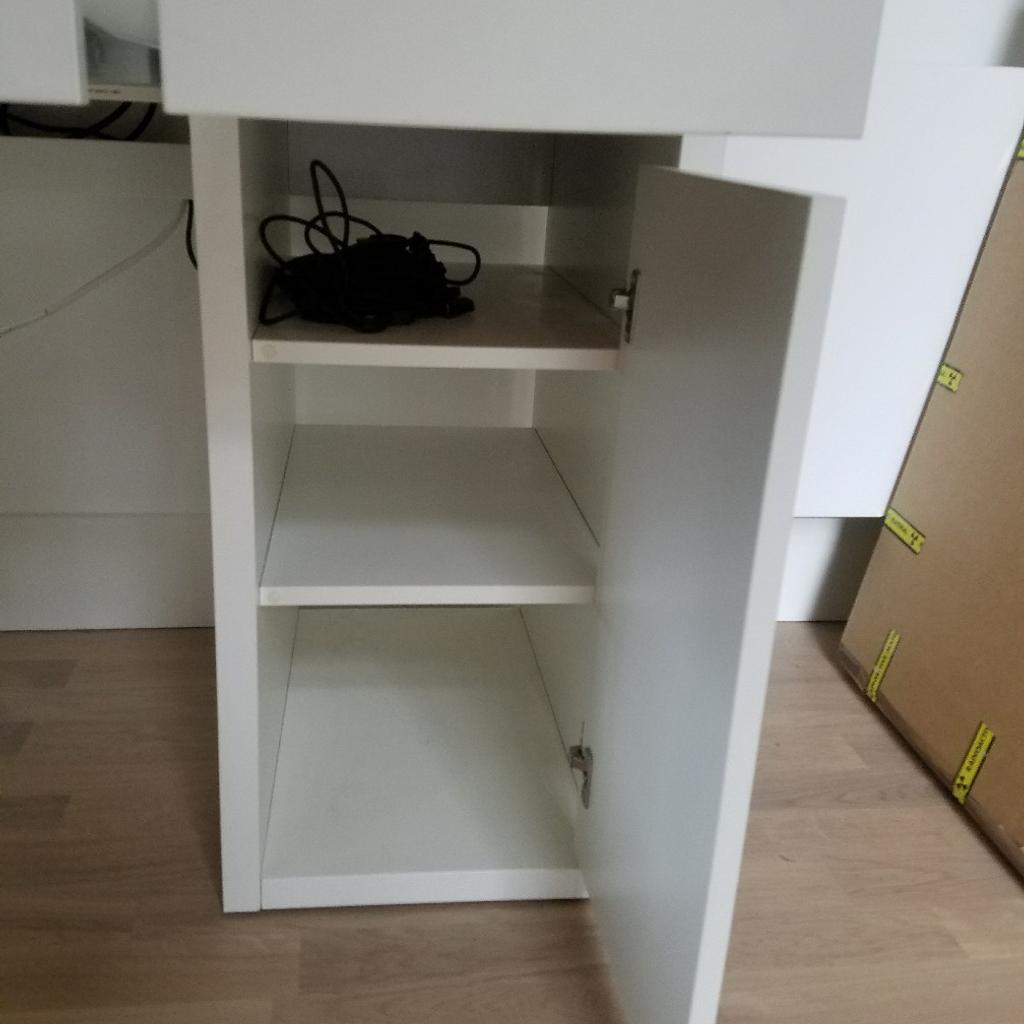 IKEA micke desk with cupboard white in EC2A Hackney für £ 40,00 zum ...