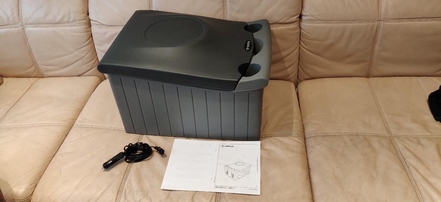 Toyota Cool Box / Heat box PZ450-00320-AO in IG7 Forest for £49.00 for ...