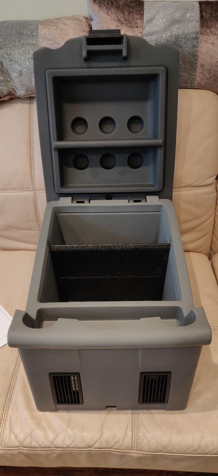 Toyota Cool Box / Heat box PZ450-00320-AO in IG7 Forest for £49.00 for ...