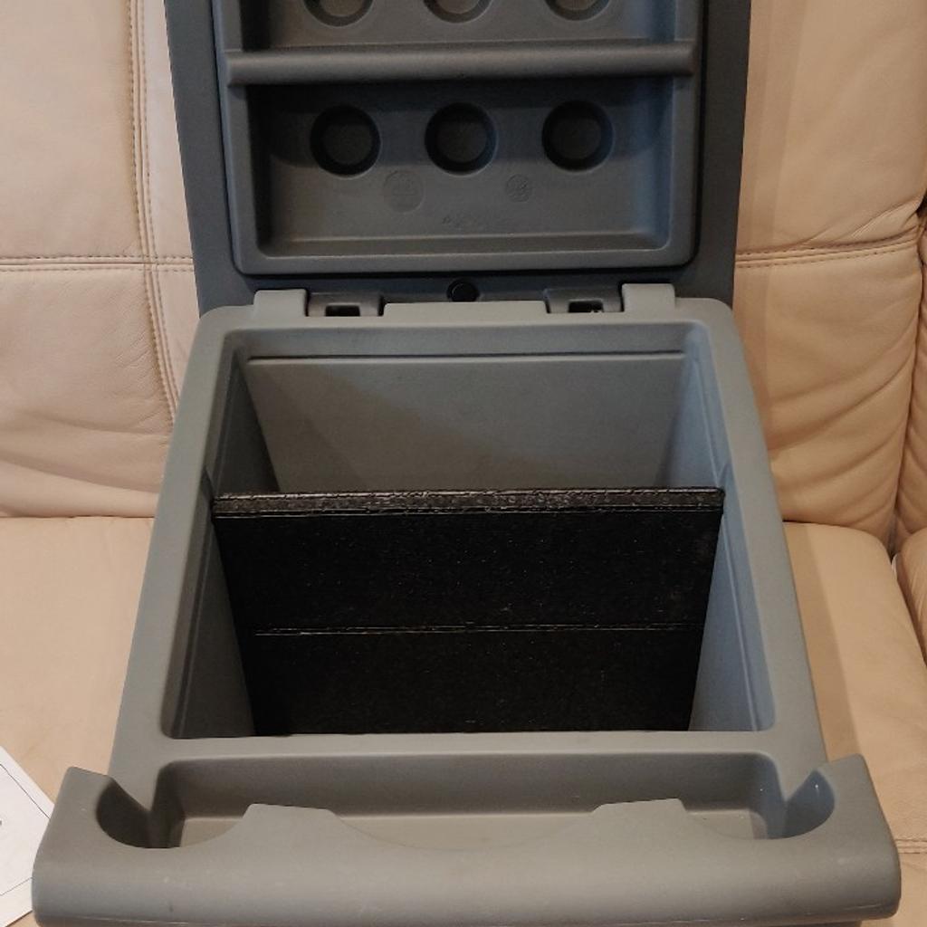 Toyota Cool Box / Heat box PZ450-00320-AO in IG7 Forest for £49.00 for ...