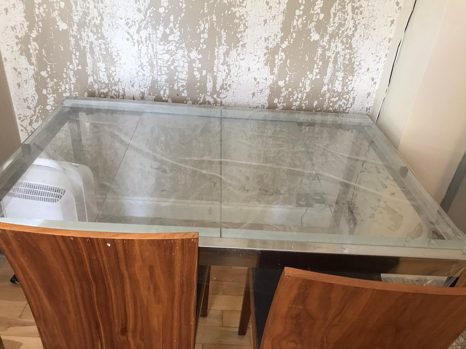 IKEA extending glass table in HA4 London für 100,00 £ zum Verkauf ...