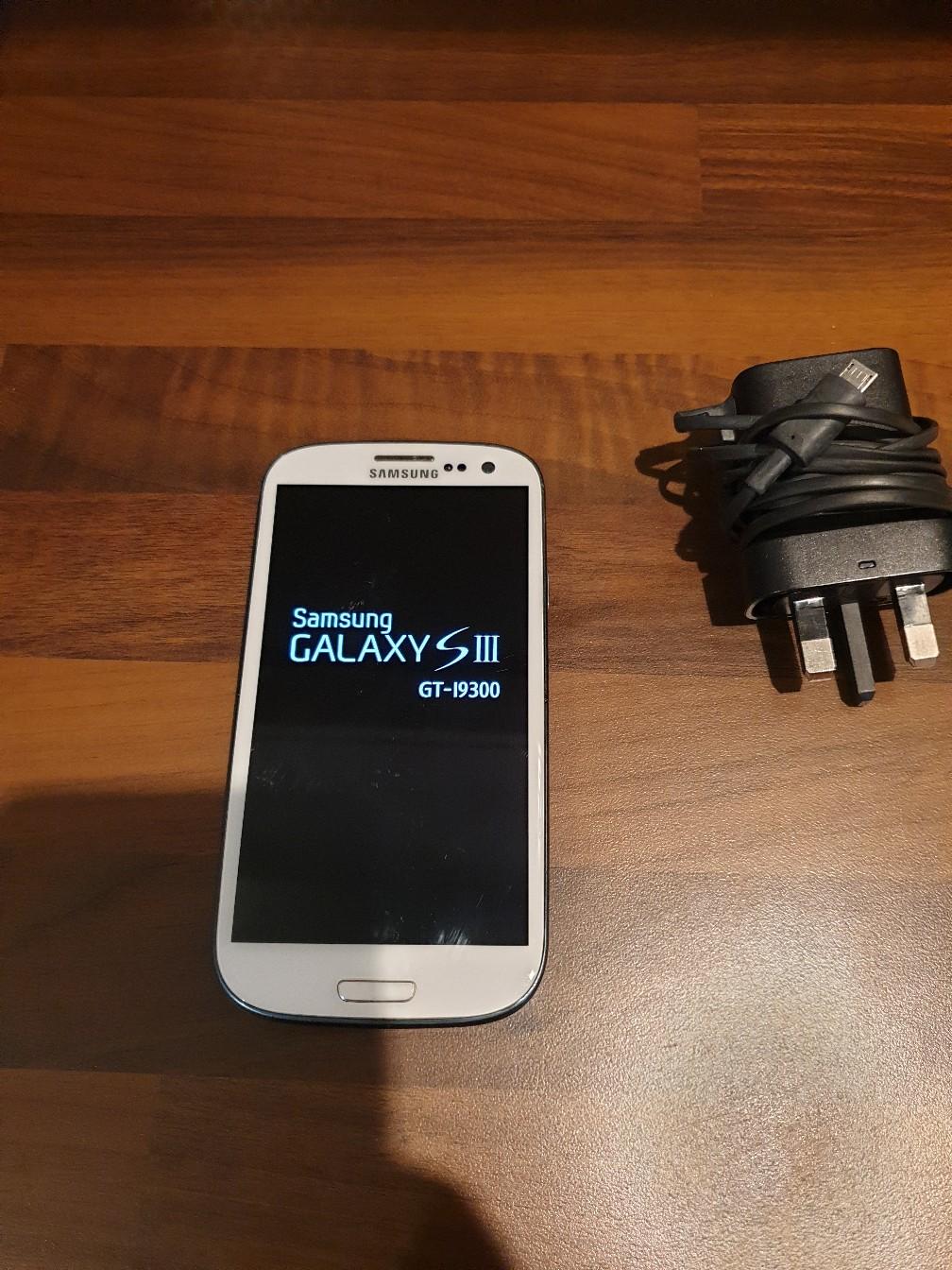 Samsung Galaxy S III GT-19300 in Wigan for £30.00 for sale | Shpock
