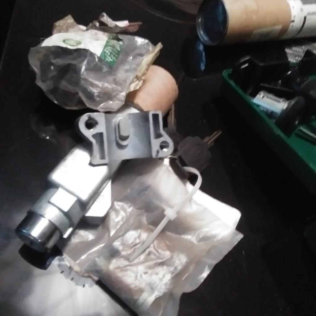 landrover defender lock set in Swale für 20,00 £ zum Verkauf | Shpock DE