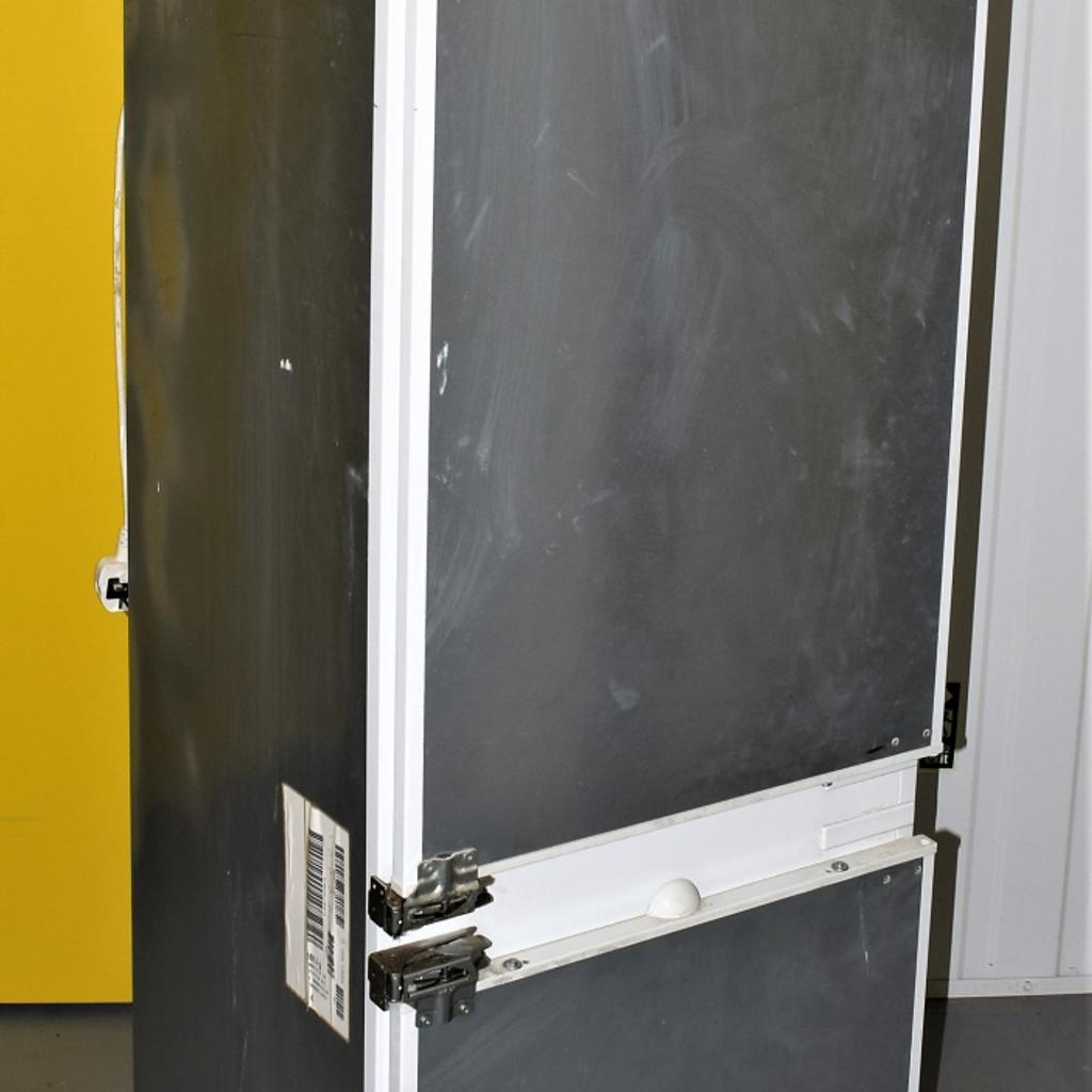 Neff Built-in Fridge Freezer in TW8 London for £79.99 for sale | Shpock