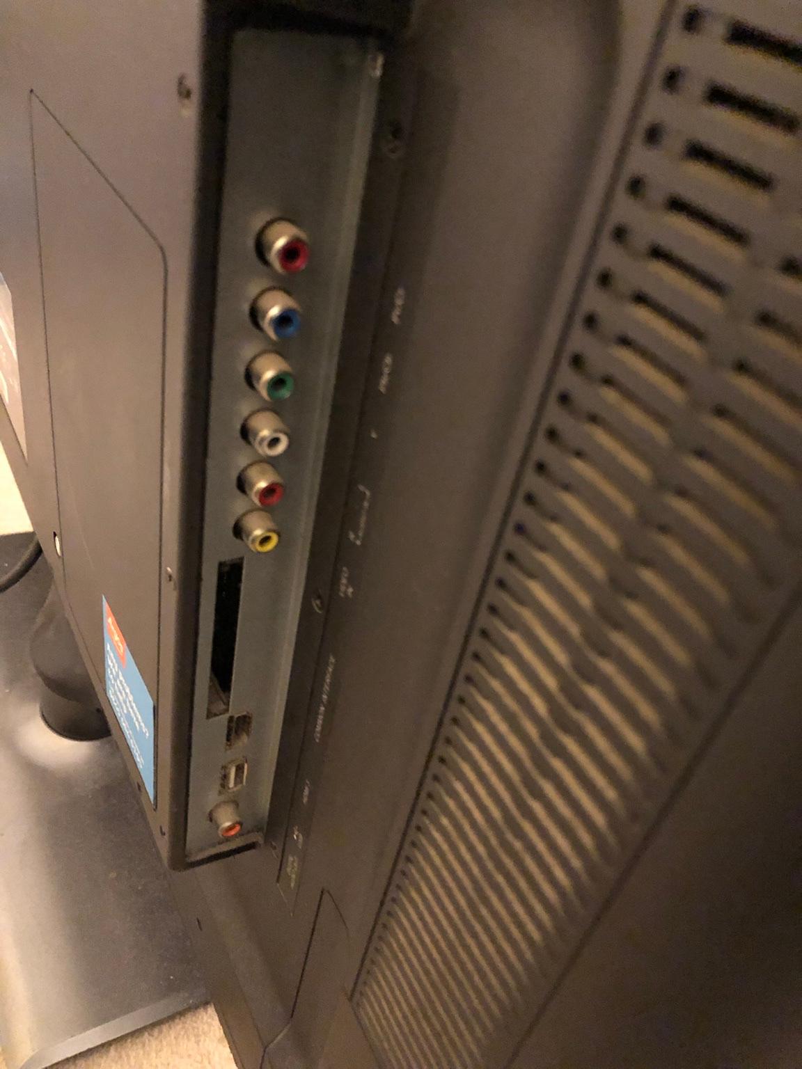 Bush 32 inch widescreen lcd tv in SM2 London for £15.00 for sale | Shpock