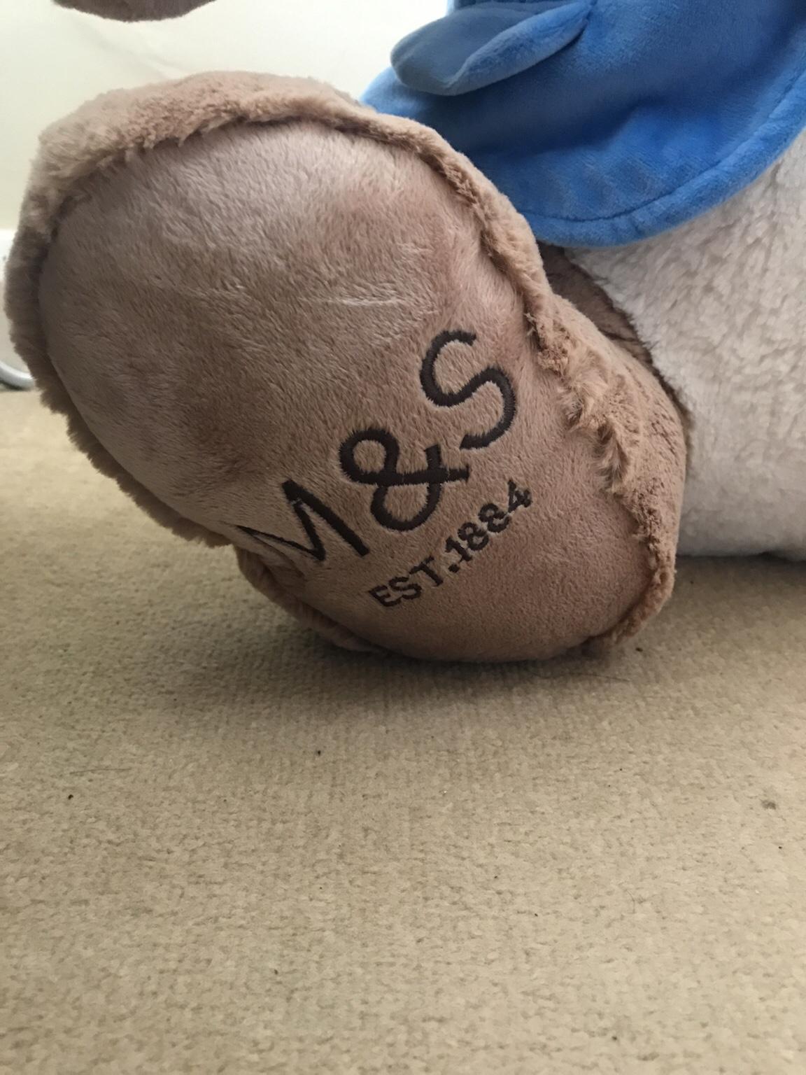 Giant Peter Rabbit in SE12 London Borough of Lewisham für 30,00 £ zum ...