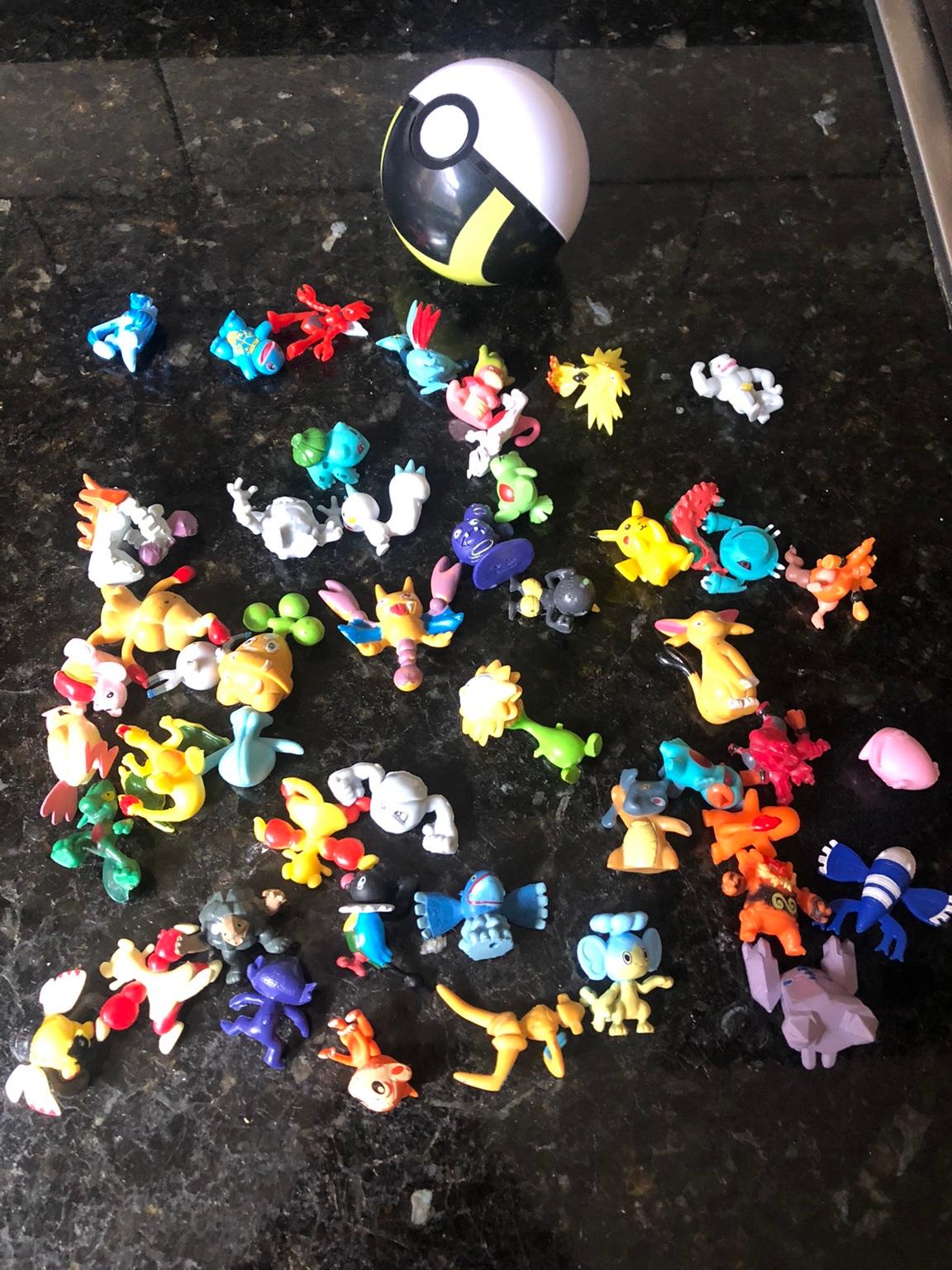 50 Pokemon mini figures with pokeball in B63 Dudley für 7,00 £ zum ...