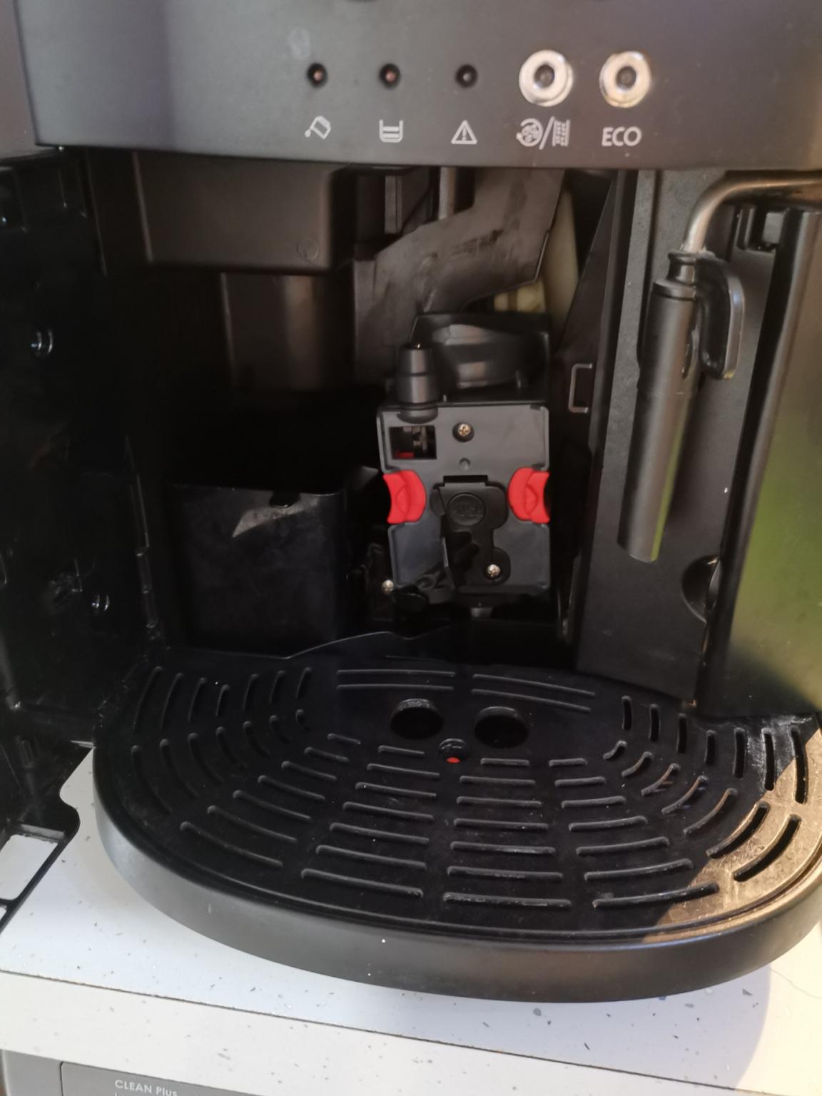 De'longhi magnifica coffee machine in UB5 London für 125,00 £ zum ...