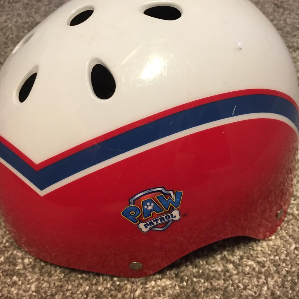 Paw patrol bike helmet in South Staffordshire für £ 1,50 zum Verkauf ...