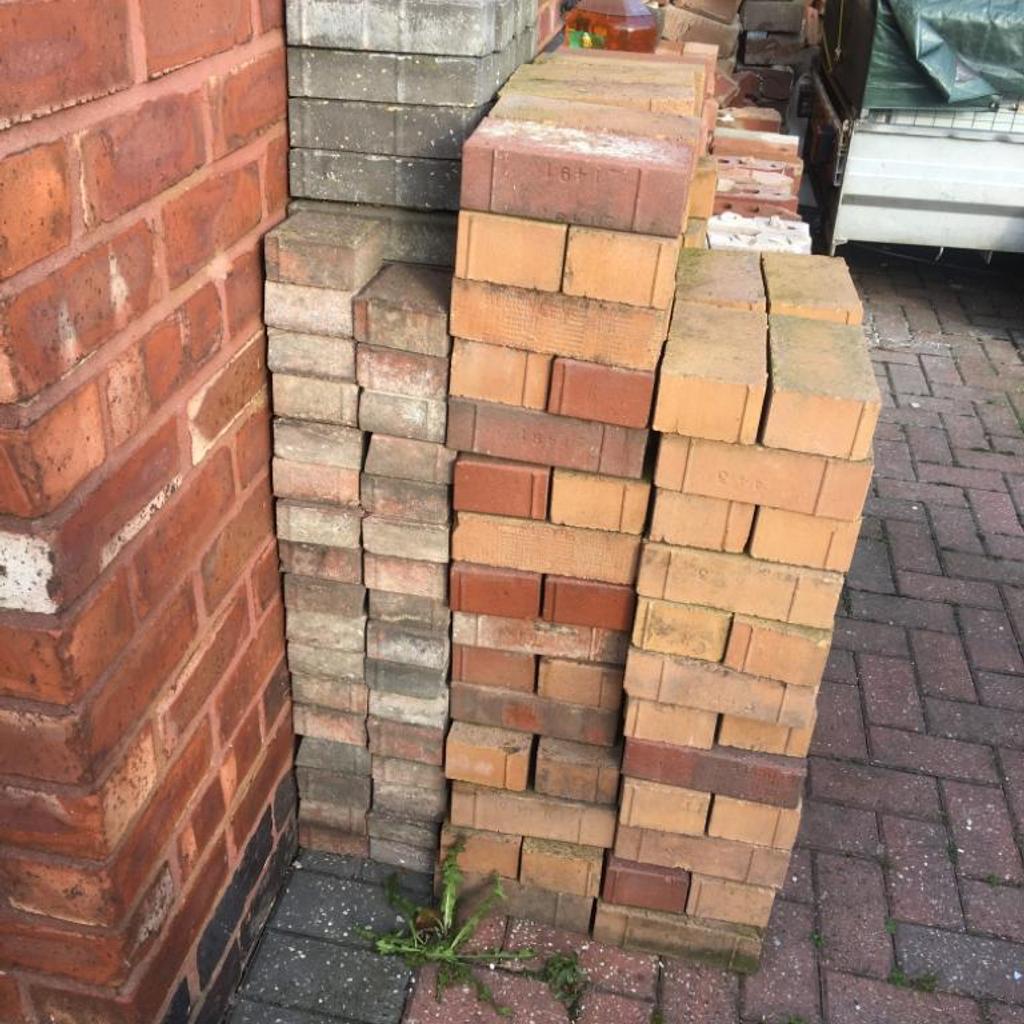Bricks / Driveway / Paving bricks in WN7 Wigan for £15.00 for sale | Shpock