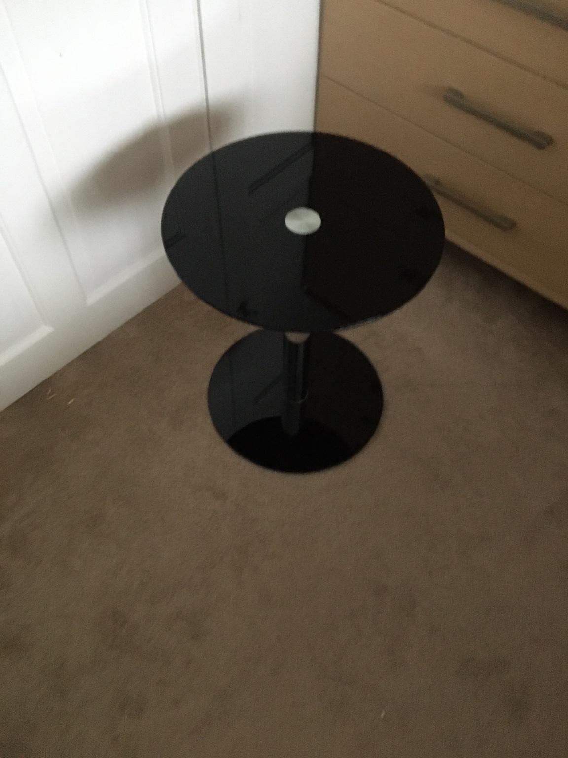 Glass table in DE13 Staffordshire für 10,00 £ zum Verkauf | Shpock DE