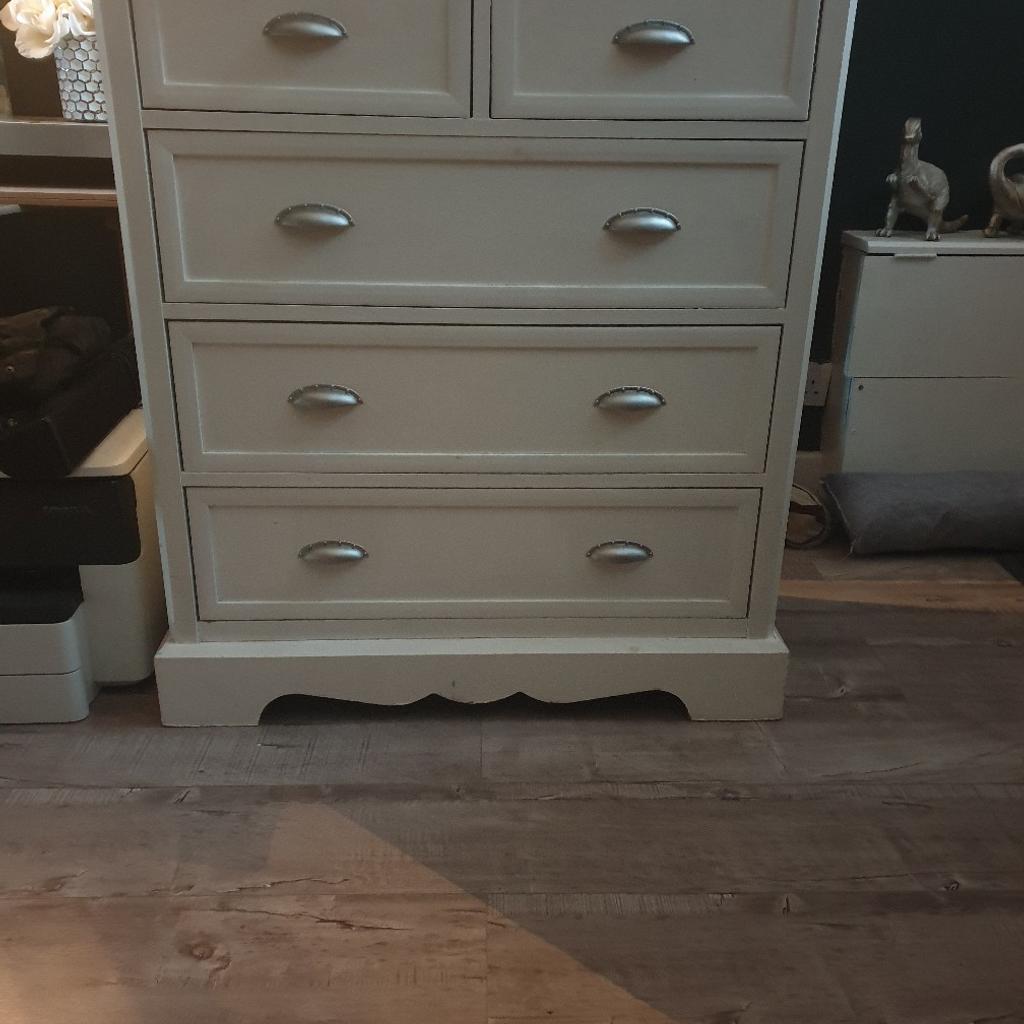 white draws in M34 Tameside für 30,00 £ zum Verkauf | Shpock DE