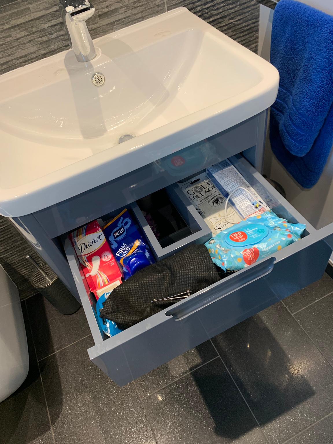 Bathroom vanity unit with hand wash in CR0 Croydon für £ 65,00 zum ...